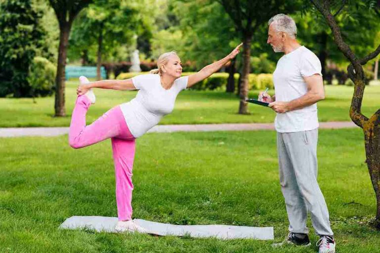 Chair Pose Yoga: 9 Powerful Benefits (Improve Strength & Avoid Knee ...